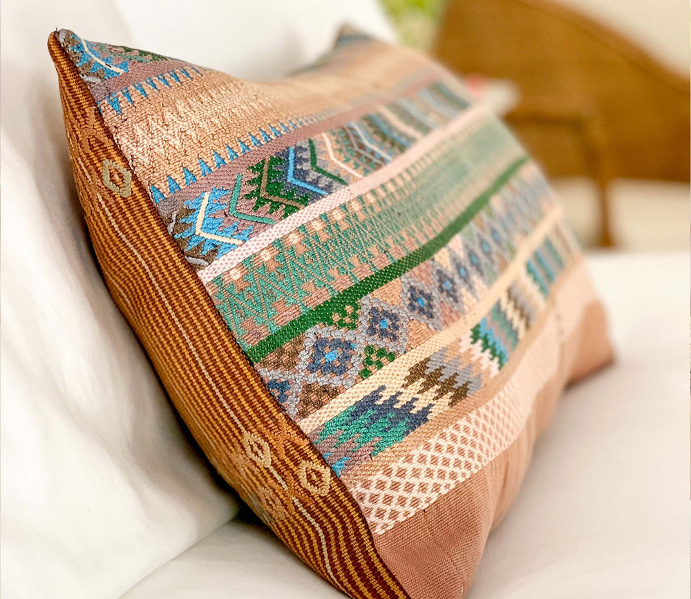 Guatemalan Textile | Vintage Huipil Cushion | L’AMOUR ARTISANS